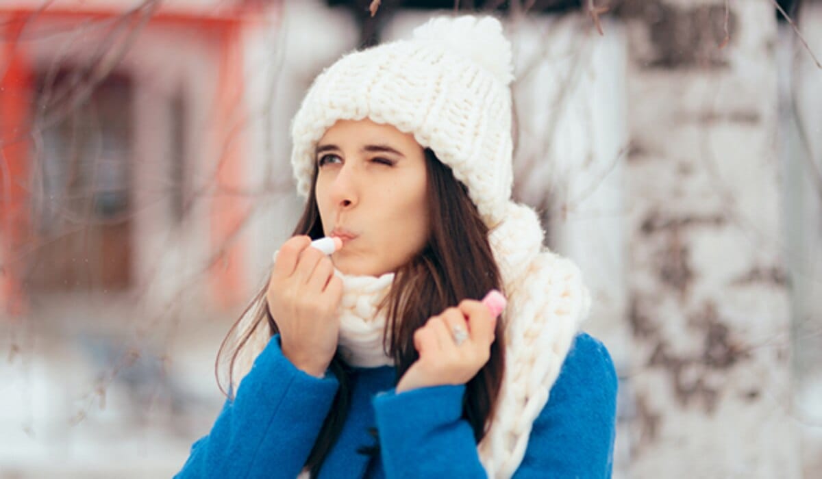 Dry Lips And Hands Treatment In Cold And Winter - chashmak
